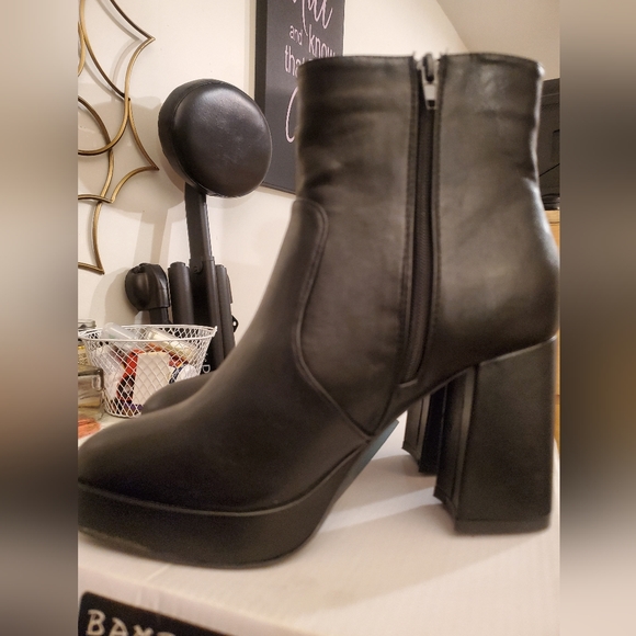 BAMBOO | Shoes | Bamboo Platform Boots 8 Black | Poshmark